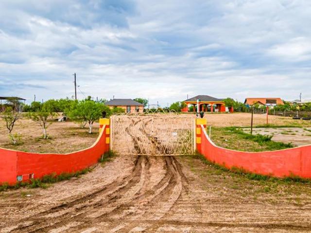 141 Los Fresnos Loop, Laredo, TX 78046