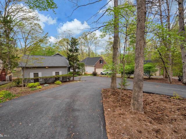 141 larkspur ln