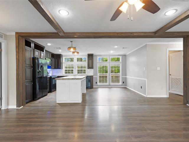 141 Leaning Oak Dr, Point Blank, TX 77364 | MLS #40889