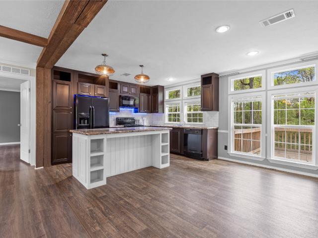 141 Leaning Oak Drive