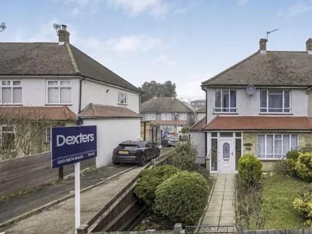 141 Lupin Close, London, SW2 3LE, United Kingdom | 3 bed house for rent #138102660 | Rentberry