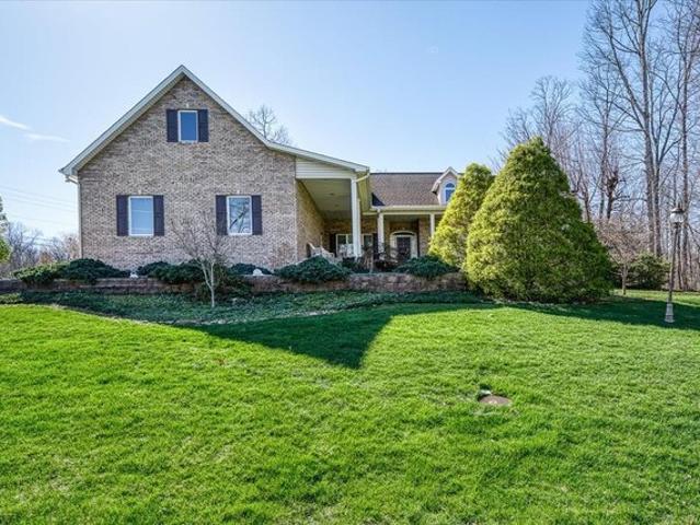 141 Mountain View Dr, Fairfield Glade, TN 38558