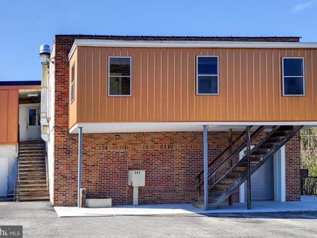 141 Manchester St #J, Glen Rock, PA 17327