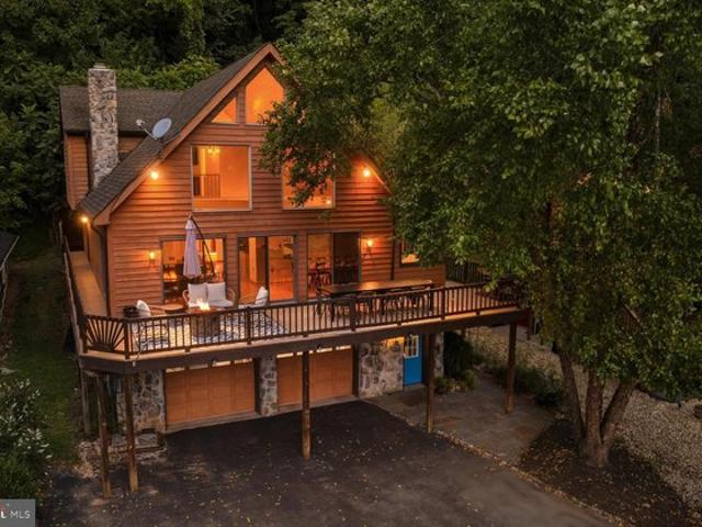 141 Mason Dr, Harpers Ferry, WV 25425