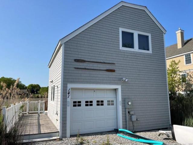 141 Middle Beach Rd, Madison, CT 06443