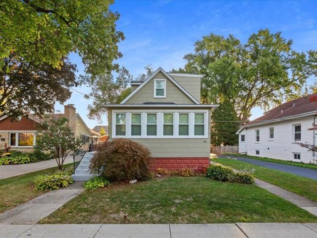 141 N Cedar St, Palatine, IL 60067