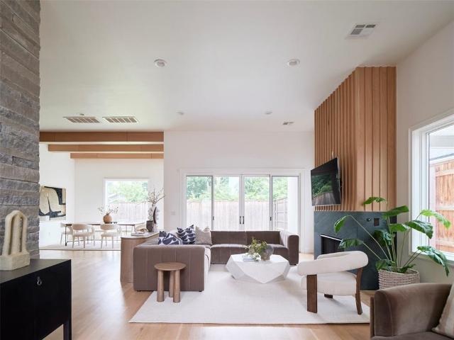 141 NE 14th Street