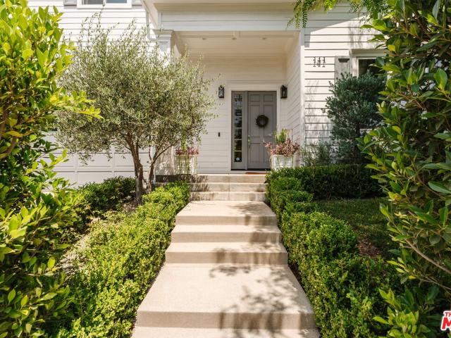 141 S Saltair Ave, Los Angeles, CA 90049 | MLS #26658 | Compass