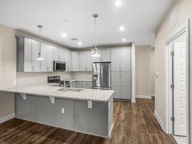141 Saundersville Rd # 1402