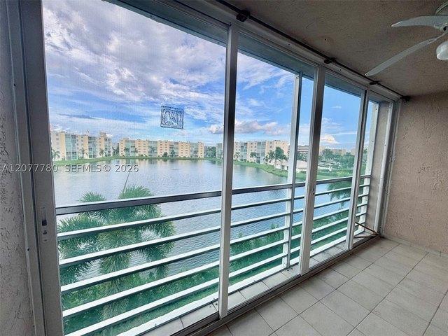 141 SE 3rd Ave Apt 402, Dania Beach, FL 33004