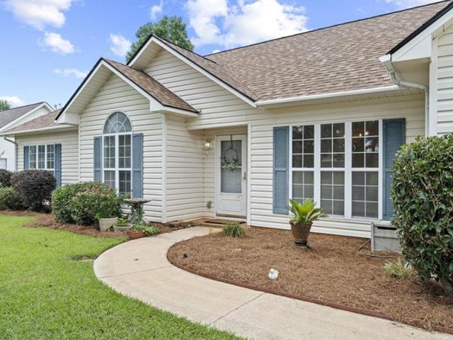 141 Spring Chase Cir, Kathleen, GA 31047