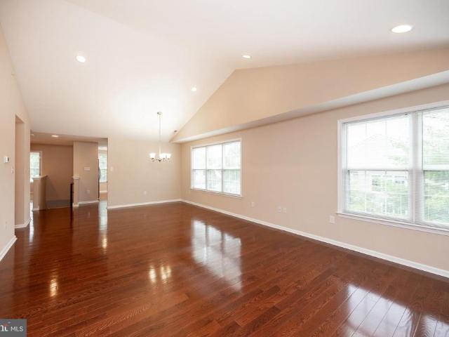 141 Stewarts Court # 307