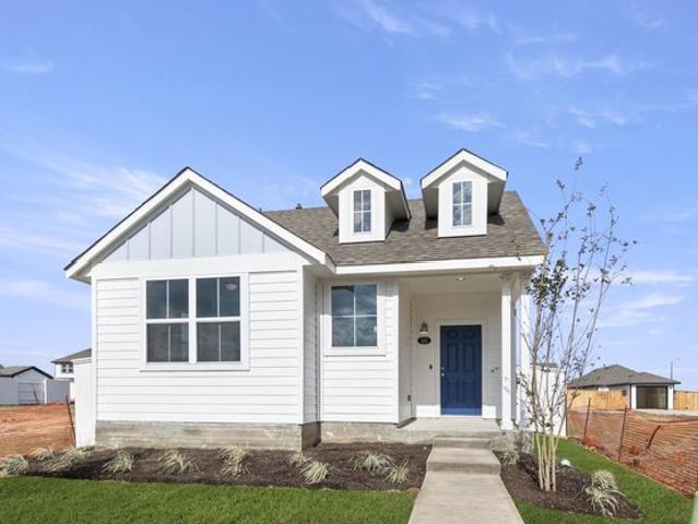 141 Summer Dr, Elgin, TX 78621