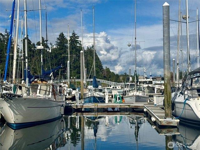 141 Parfitt Way SW Unit B12, Bainbridge Island, WA 98110