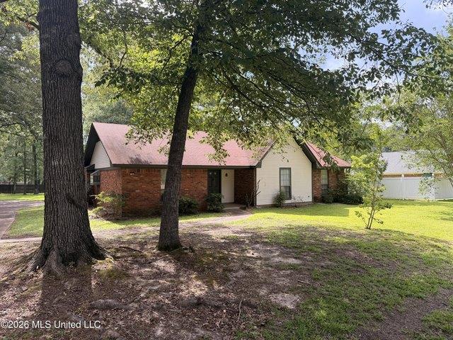 141 Plum Tree Rd, Brandon, MS 39047