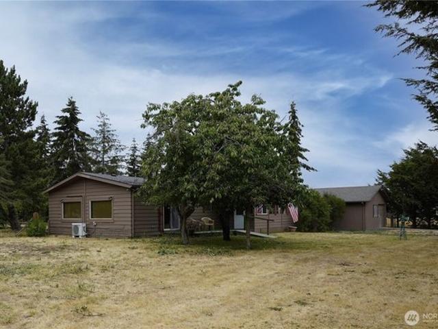 141 Quiet Pl, Sequim, WA 98382