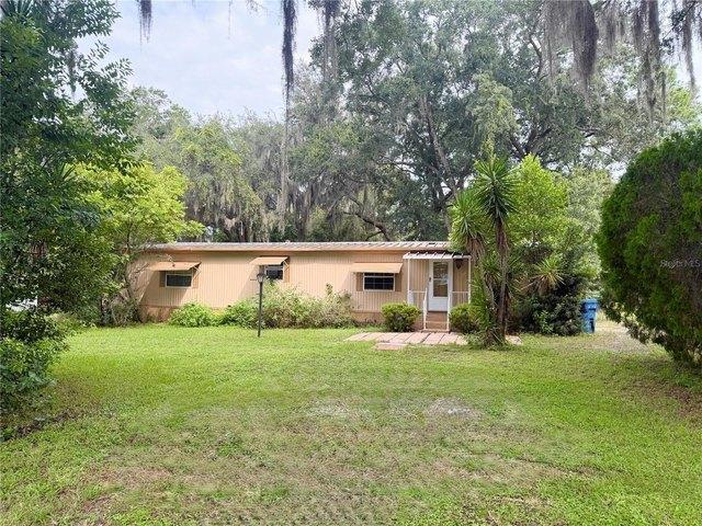 141 Robinhood Dr, Deland, FL 32724
