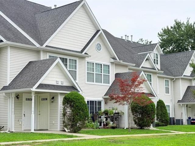 141 Ruth Ct, Middletown, NY 10940