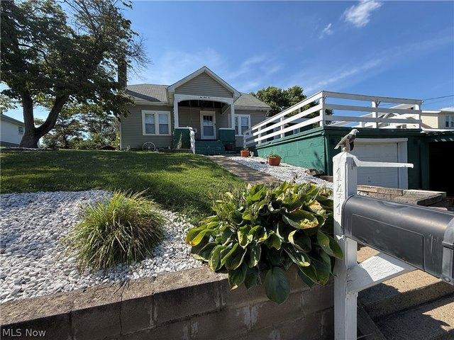 141 Warren Ln, Steubenville, OH 43953