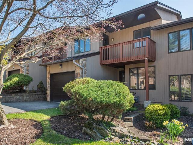 141 Wedgewood Dr, Unit 18, Woodland Park, NJ 07424 | MLS #26012 | Compass