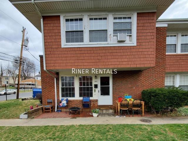 141 West Grattan Street, 3 beds, 1 full bath