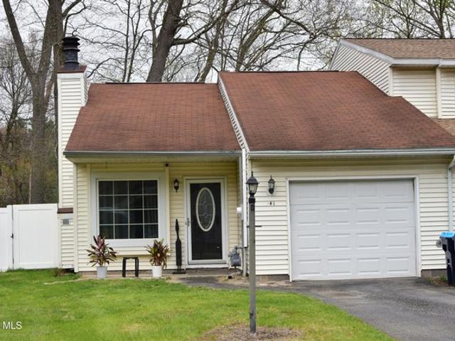 141 Tallow Wood Dr, Clifton Park, NY 12065