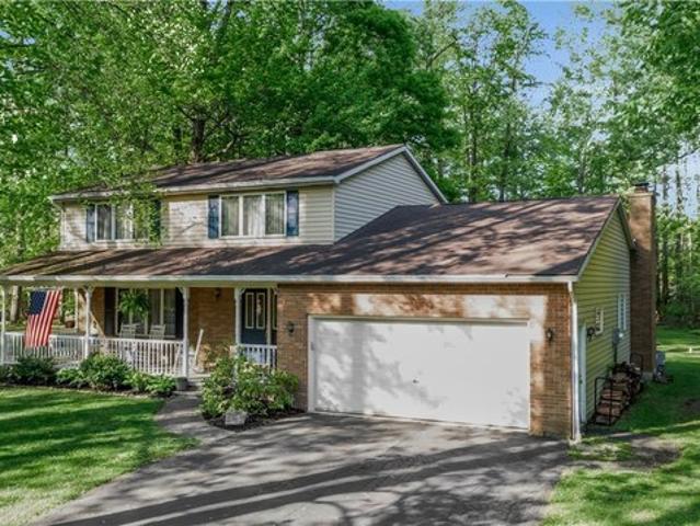 141 Tiffany Ln, Lancaster, NY 14086