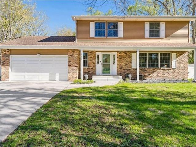 14240 Green View Ct, Eden Prairie, MN 55346