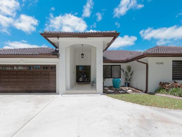14240 SW 153rd Pl, Miami, FL 33196