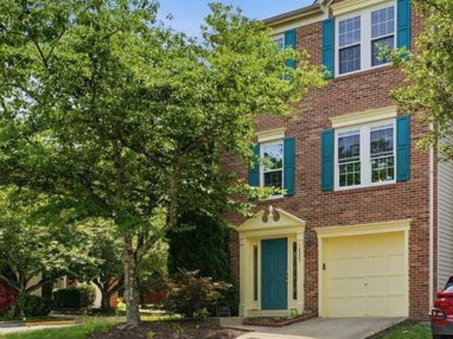 14247 Glade Spring Dr, Centreville, VA 20121