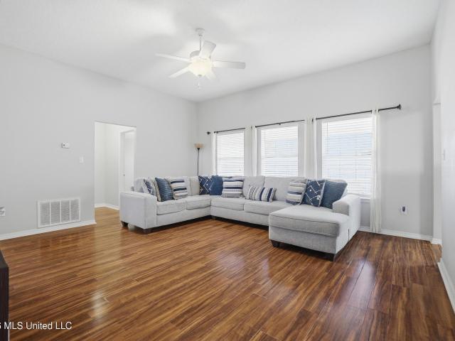 14246 Creekwood Cove