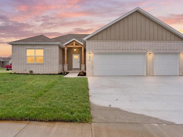 1424 N Carter Way, Republic, MO 65738
