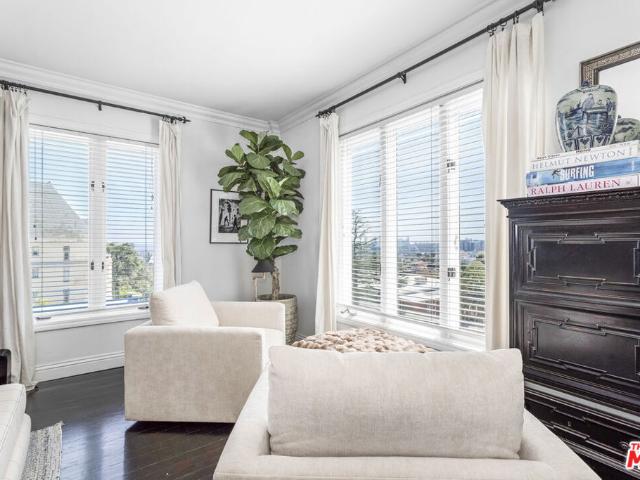 1424 N Crescent Heights Boulevard 51
