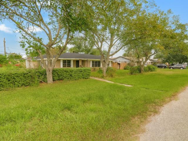 1424 N Avenue F, Freeport, TX 77541 | MLS #23382