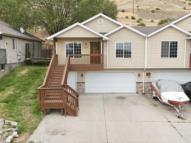 1424 N Spring Mountain Dr, Springville, UT 84663