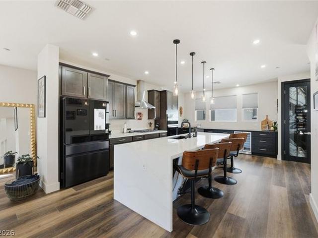 1424 Nocturnal Flight St, Las Vegas, NV 89138