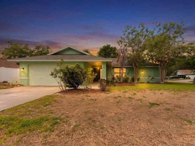 1424 Oakwood Ln, Plant City, FL 33563
