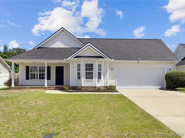 1424 Avoncroft Dr, Fayetteville, NC 28306