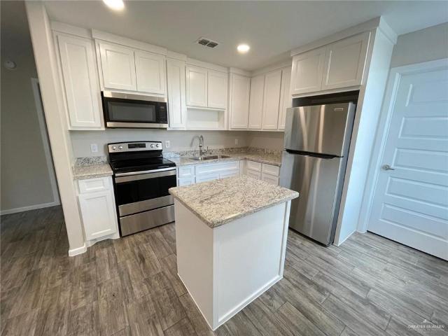 1424 Alta Vista Drive 1