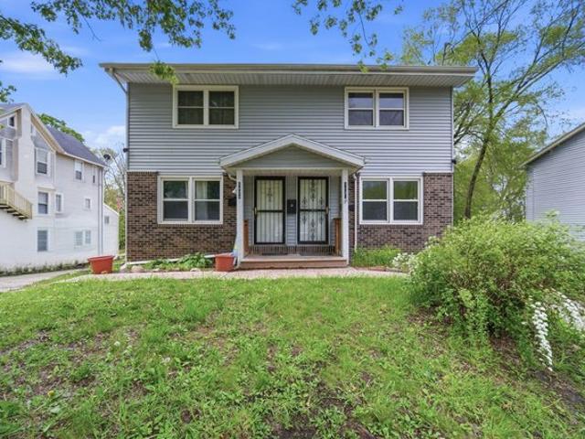 1424 and 1426 E 9th St, Des Moines, IA 50316