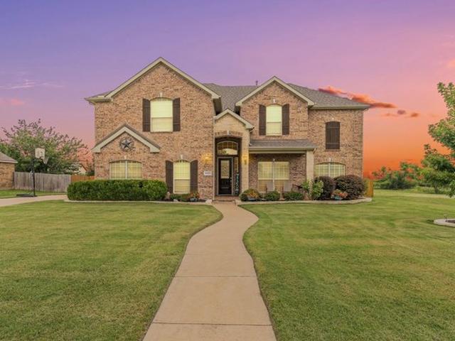 1424 Bassett Hound Dr, Fort Worth, TX 76052