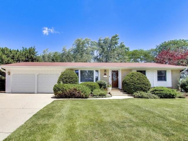 1424 Bates Ln, Schaumburg, IL 60193
