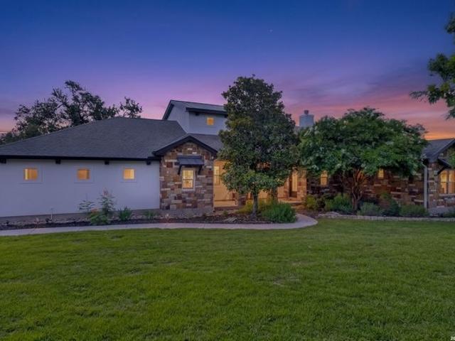 1424 Decanter Dr, New Braunfels, TX 78132
