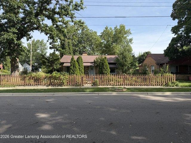 1424 Poxson Ave, Lansing, MI 48910