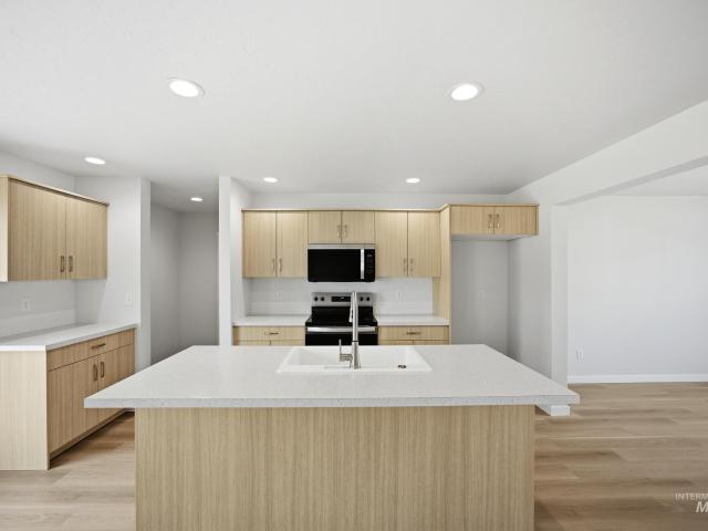 1424 Sunday River St