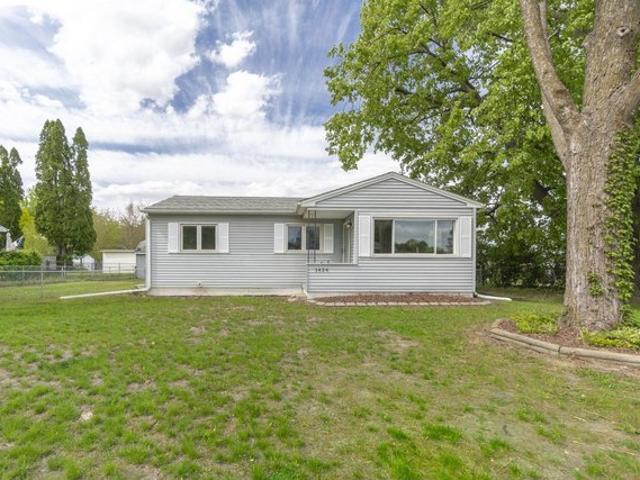 1424 Sager Ave, Waterloo, IA 50701