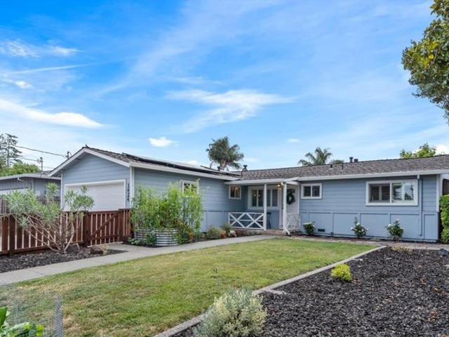 1424 Sierra Dr, Petaluma, CA 94954