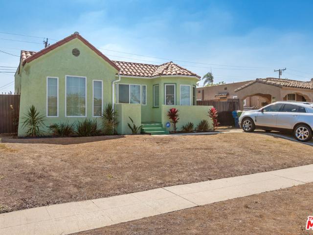 1424 W 94th Pl, Los Angeles, CA 90047 | MLS #25613 | Compass