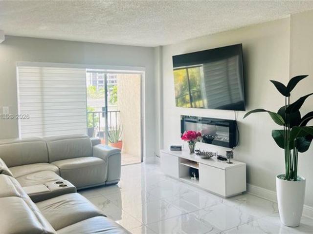 14250 SW 62nd St Apt 319, Miami, FL 33183