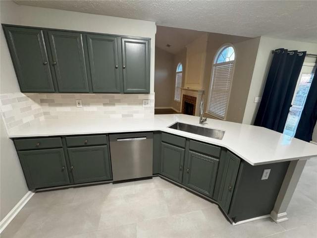 1425 Overland Crossing